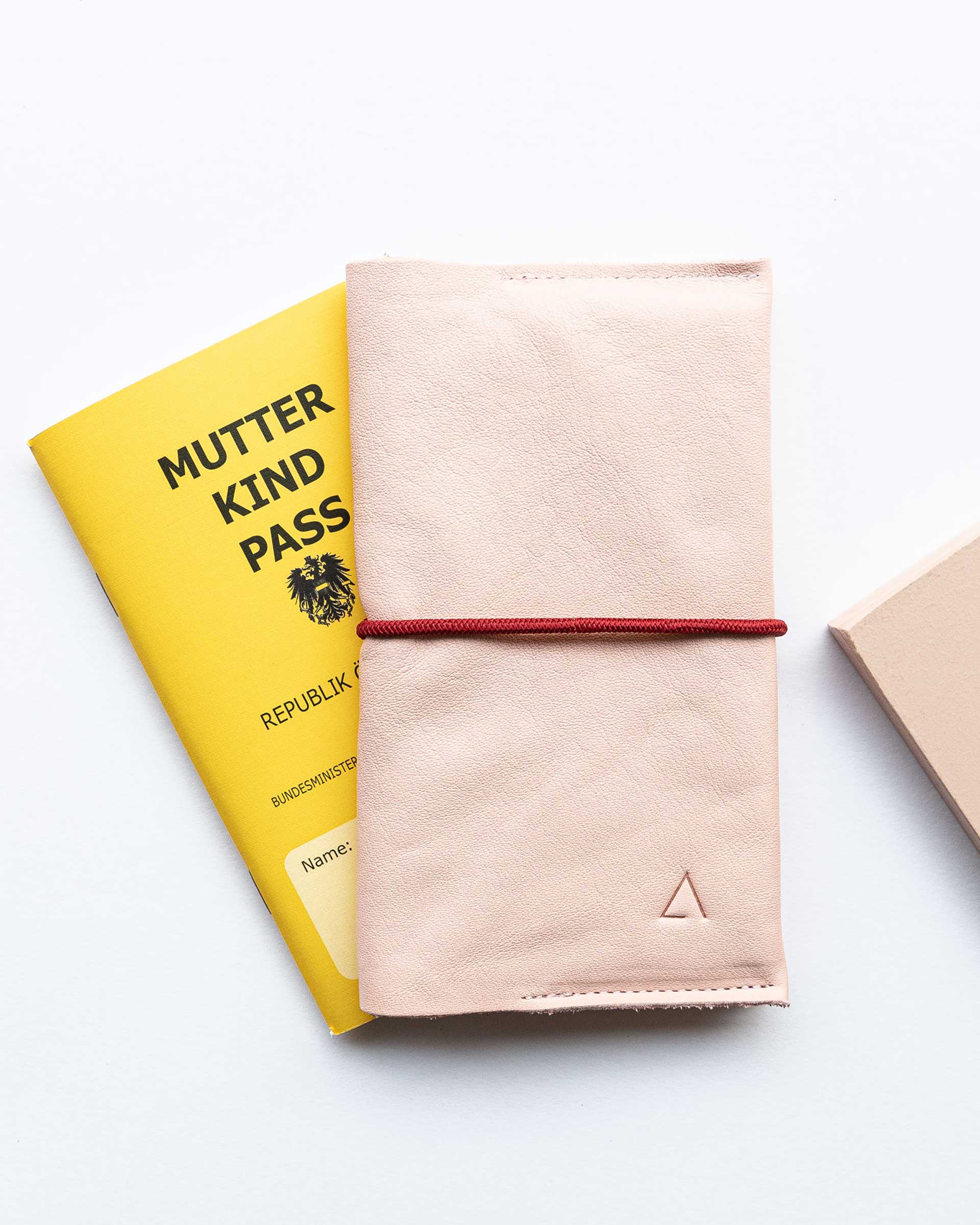 Schöne Mutter-Kind-Passhülle (Österreich) mit dem Namen deines Kindes
